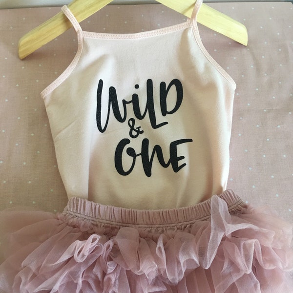 FARLEIGH / Whimsical Font / Script Font / Handlettered Font / OTSS / Bounce Script / Calligraphy ...