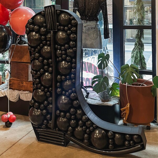 Megaphone From Balloons, Megaphone Mosaic From Balloons, Megaphone ...