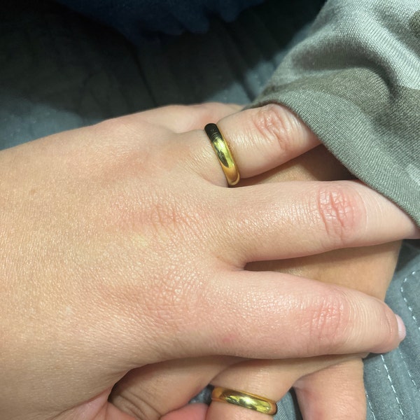 Classic 4mm His and Hers Silver Wedding Rings - 14K Gold Plated Wedding ...