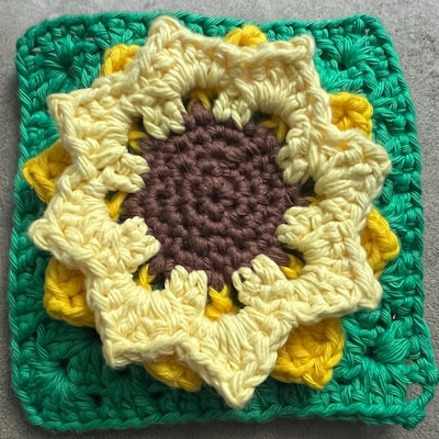 Forget-me-not Granny Square Crochet Pattern, Sweet Forget Me Not Flower ...