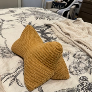 Throw Round Pink Pillow and Matching Crochet Coaster Set, Pintuck ...