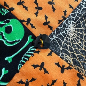 Symmetrical Leaf Buttons - Etsy