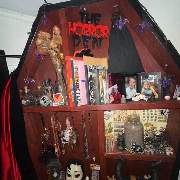 The Horror Den Wall Sign Door Sign Shelf Art, Movie Room Display Gift ...