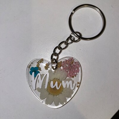 Personalised Resin mum Keyring/ Keychain/ Gift for Mum - Etsy UK