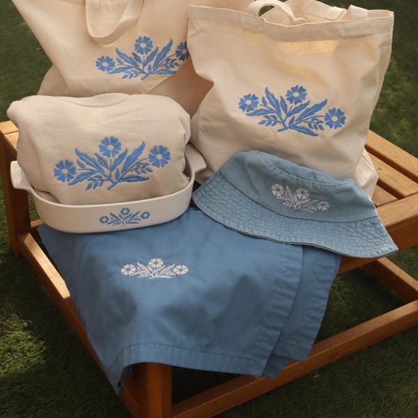 Cinderella’s Mice Gus Gus and Jack Carrying Cinderella’s Shoe Colorwork ...