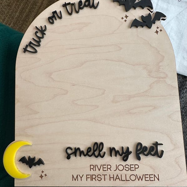Halloween Kids Footprint Ghost Board, Trick or Treat Smell My Feet ...