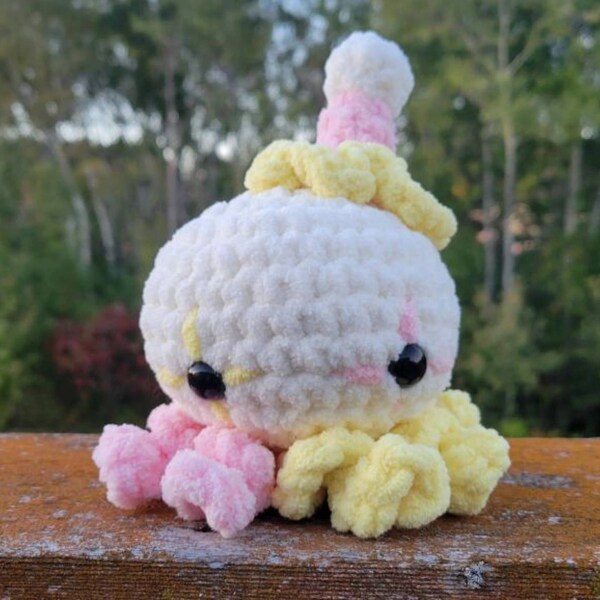 Bumble Bee Honey Pot Turtle Crochet Plushie - Size Medium - Cute Yellow ...