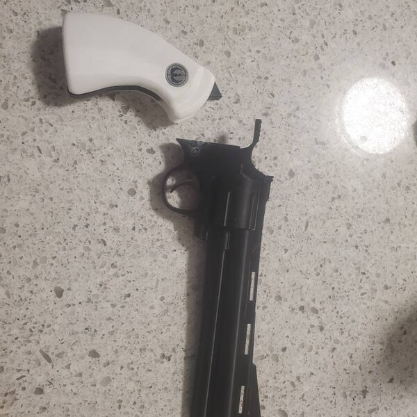 Team Fortress 2 Spy Revolver Replica | 3D Printed Life Size Team ...