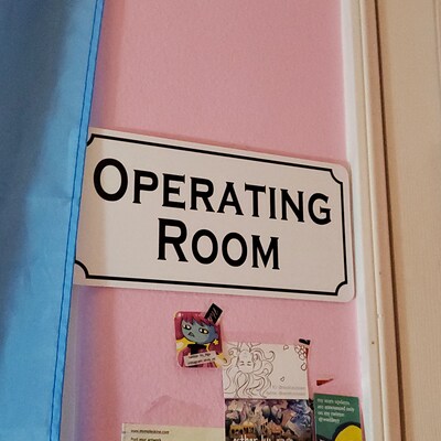 OPERATING ROOM Metal Sign for Goth Medical Kitchen Decor S&M Rollplay ...