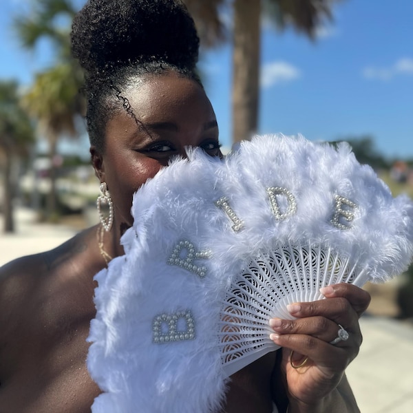 Feather Bride Fan , Custom Bride Wedding Gifts, Bachelorette Party ...