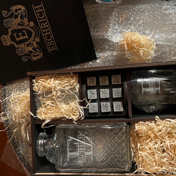 Engraved Old Fashioned Whiskey Glasses Set Personalized Wooden Decanter ...
