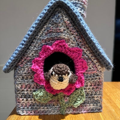 Sparrow and Chicks Birdhouse Crochet Pattern - Etsy