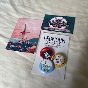 Handmade, Customisable Pronoun Badges Pack of 3 - Etsy