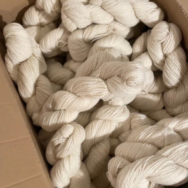 White Weaving Wool Threads - 100 G. Yarn for Dyeing - Lithuania Wool ...