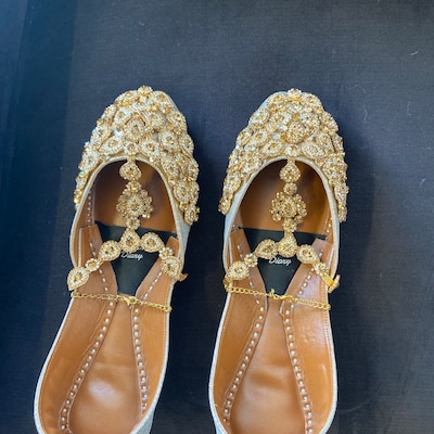 Embroidered Gold Jutti/ Khussas Ladies Pakistani Indian Khussa Sandal ...