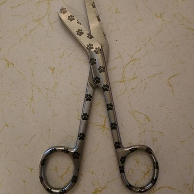 Vet Tech Veterinary Technician Nurse Paw Paper Coated Bandage Scissors by Vettechstuff - Etsy