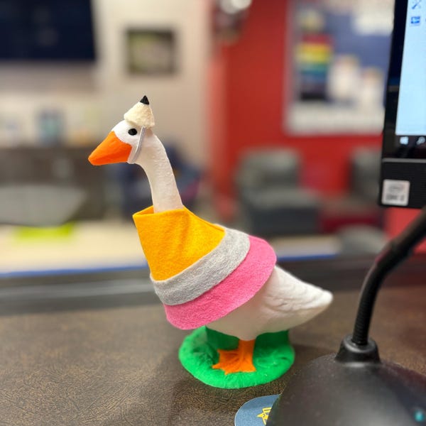 Mini 7” Desk Goose Pose-able Wings Arms for Desk Goose Figurine 7 ...