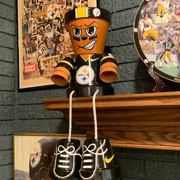 Clay Pot FOOTBALL TEAM PLAYER, Customized Clay Pots, Hand Painted Terra ...