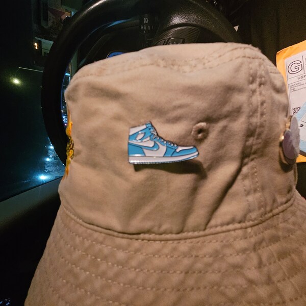 Got ‘em Sneaker Pin - Etsy