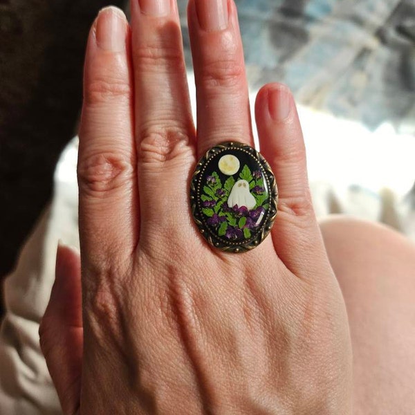 Cute Ghost Ring With Real Flowers and Fern Birthday Gift for Goth Girl ...