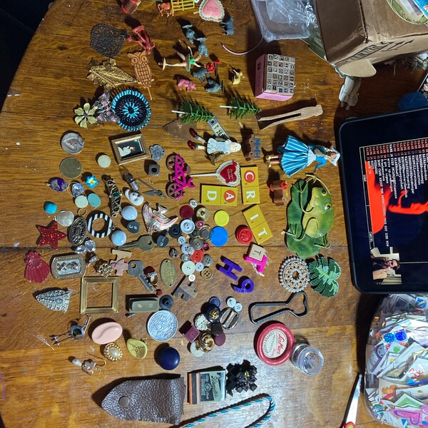 Vintage Junk Drawer Lot Mystery Box Vintage Items Assemblage Altered ...