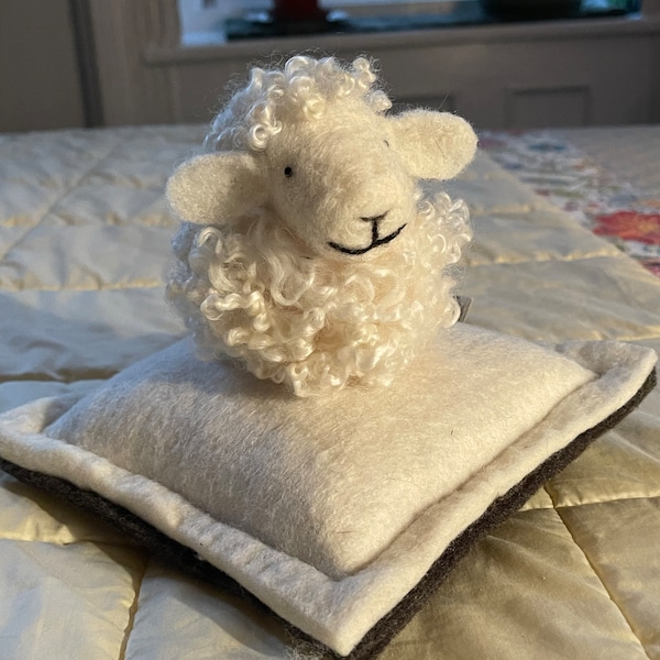 Sheep Needle Felting Kit for Beginners - DIY Wool Craft Kit - Perfect ...