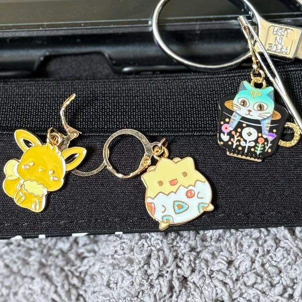 Handmade Jiggly Eev Toga Bul Duck Pika Cat Stitch Markers. Game Cartoon ...