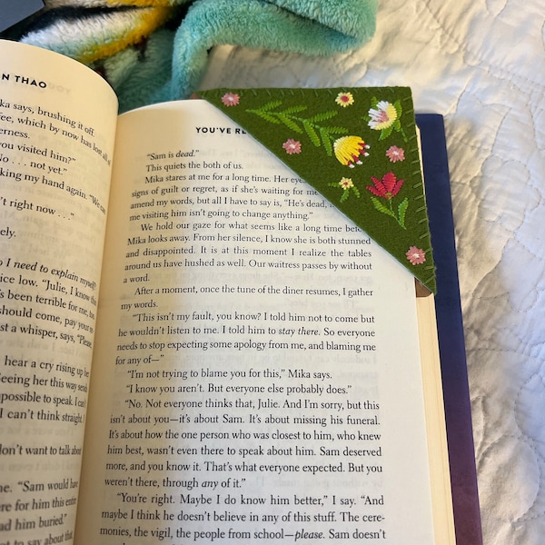 Embroidered Felt Corner Bookmark: Stitched Floral Design - Etsy