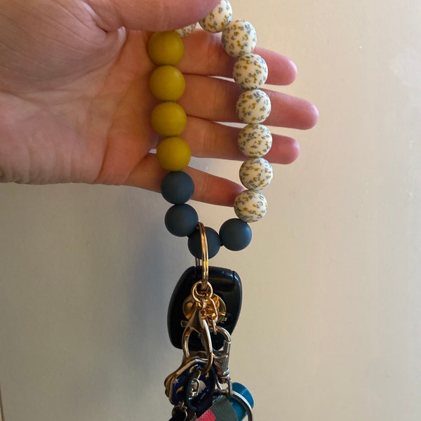 Keychain Wristlet, Wristlet Keychain, Silicone Beaded Key Ring Bracelet ...