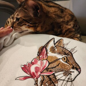 Cat With Flowers Machine Embroidery Design, Embroidery Cat, Embroidery ...