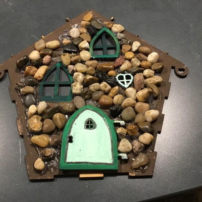 Leafy Wooden Family Tree Craft Kit With 'family', Love' & 'home' Words ...
