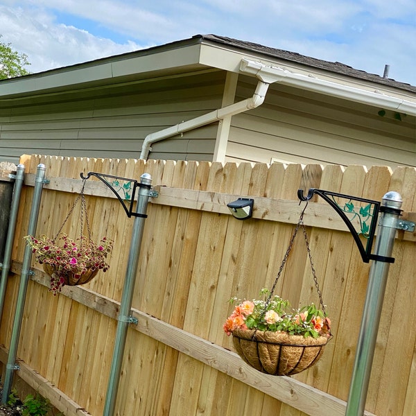 2 PCS Hangs EZ Fence Post Hangers With Ivy Inserts(plant Hanger, Garden ...