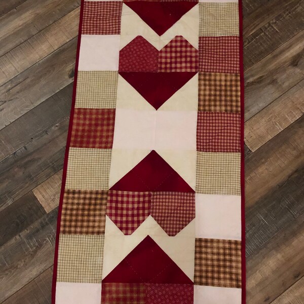 Charming Heart Table Runner PDF Quilt Pattern, 18 1/2 X 41 Inches, or ...