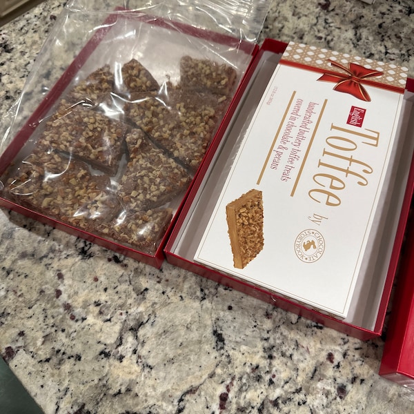 English Toffee Gift Box – (3/4 Lb.) Buttery Toffee Covered in Milk ...