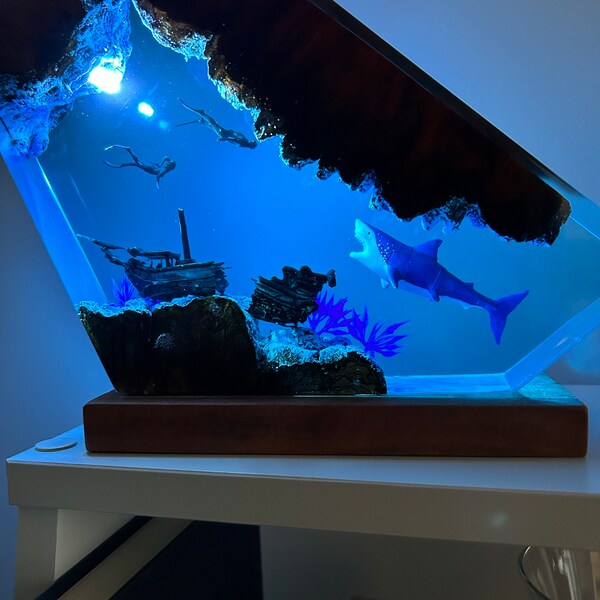 Diorama Great White Shark & Couple Diver Lamp, Valentines Day Gift ...