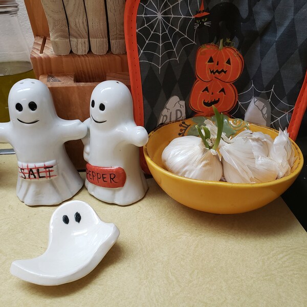 Ghost Spoon Rest: Halloween Coffee Bar Decor, Goth Home - Etsy
