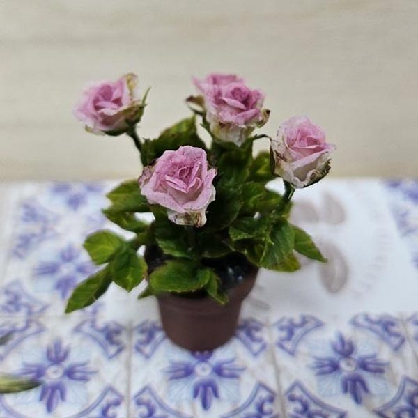 Dollhouse Poppy, Scale 1/12 - MADE TO ORDER - Etsy