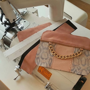 100pcs Matt Gold Acrylic Chain Links Open Link Size 23mmx17mm Plastic ...