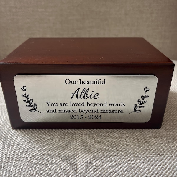 Bench Memorial Plaques in Gold and Silver - Engraved Personalised ...