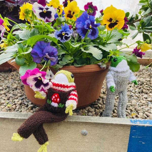 Cute Green Frog With Sweater,froggie Frog Crochet,amigurumi Frog ...
