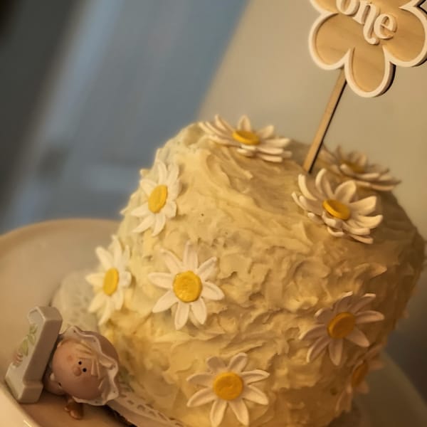 Daisy Cake Topper Flower Custom Name | Acrylic, Personalized, Retro ...