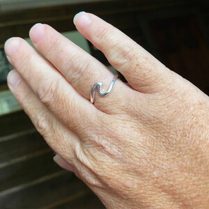 Genuine 14 KT Gold Wave Toe Ring, Adjustable Toe Rings for Women ...