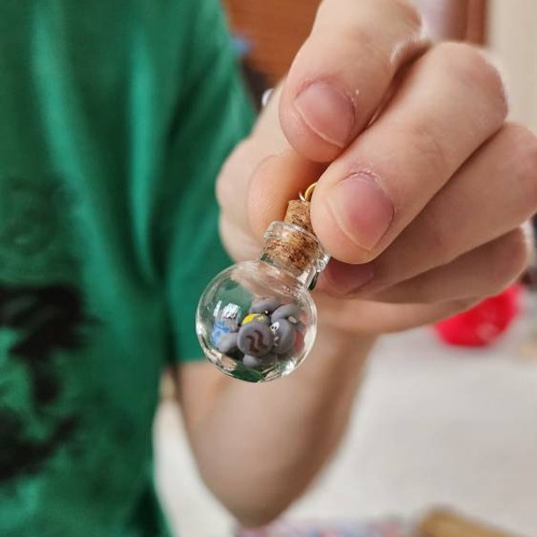 Runescape Inspired Max Stack of Gold Coins/gp + Rare Figurine, OSRS ...