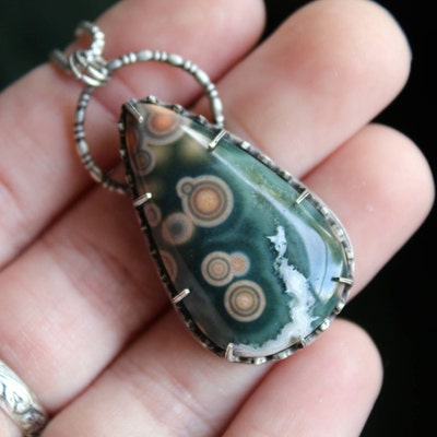 An 'alien Face' Rare Deep Purple Gobi Vein-eye Agate - Etsy