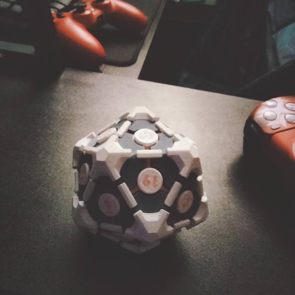 Portal Companion Cube D20 Kit - Etsy