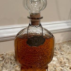 Vintage Hiram Ricker & Sons Figural Bottle Decanter Fac-simile Amber 8. ...