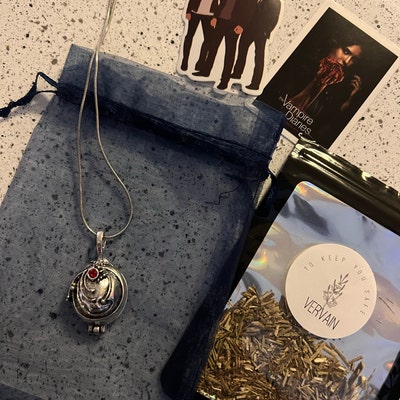 Call Me Good Girl Wavy Text Kindle Case Laptop Case Ereader - Etsy