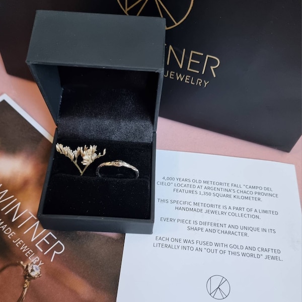 Couples Solid Gold Fingerprint Rings With Raw Texture. Wedding Ring Set ...