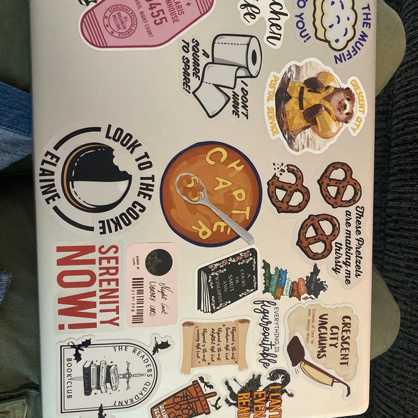 Crescent City Otter Sticker | Lunathion Postal Service - Etsy