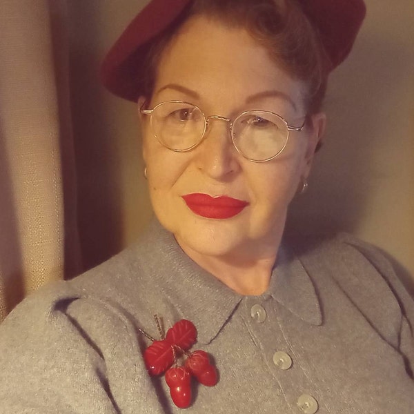 Mini Log Lady Brooch! Acorns 1940s 50s Bakelite Fakelite Style Novelty ...